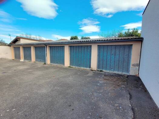 Achat parking La Pagère-Bron Église-Le Terraillon-Saint Jean Bron 69500 ...