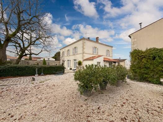 Achat maison de luxe Longèves 85200