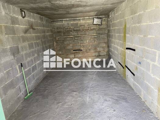 Location parking Colline et Etang Orange 84100 dès 150€ : 1 annonce