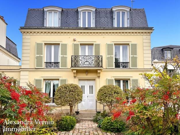 Achat maison Place Louis XIV Saint-Germain-en-Laye 78100 dès 1 020 000 ...