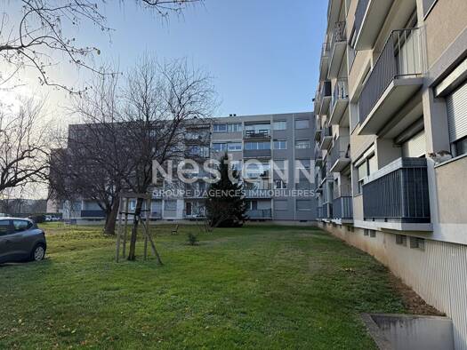 Achat parking La Pagère-Bron Église-Le Terraillon-Saint Jean Bron 69500 ...