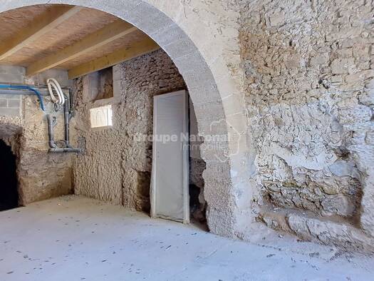 Location parking Colline et Etang Orange 84100 dès 150€ : 1 annonce