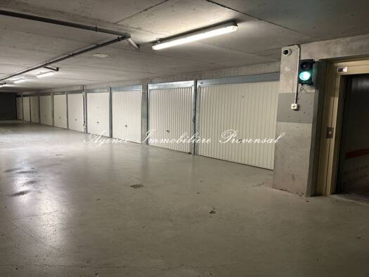 Location Zone Est Diffuse Saint-Tropez 83990