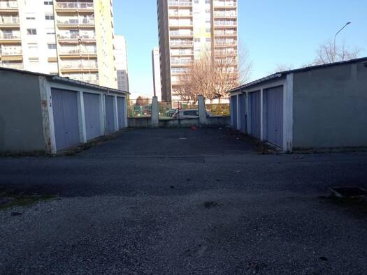 Achat parking La Pagère-Bron Église-Le Terraillon-Saint Jean Bron 69500 ...