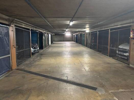 Location parking Clichy-Trinité Paris 9ème arrondissement 75009 : 12 ...