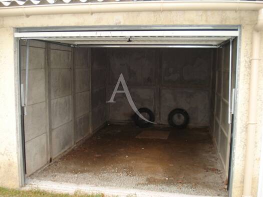 Location parking Charzais Fontenay-le-Comte 85200